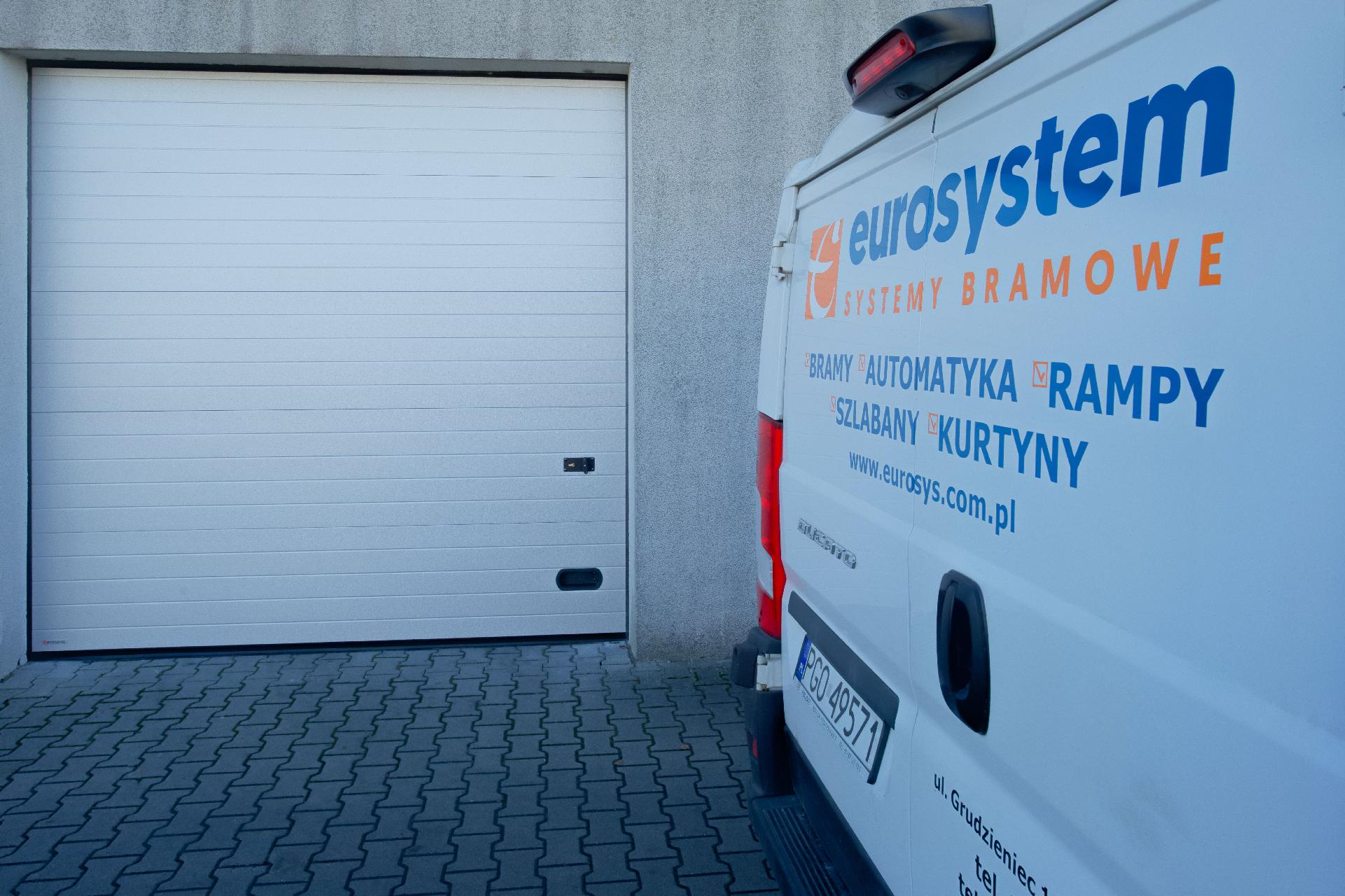 Montaż Bramy Segmentowej K2IS Krispol przez EUROSYSTEM